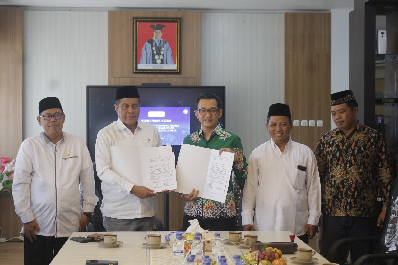 Rektor UNIPAR Sebut UIN KHAS Jember Kini Maju Pesat | Universitas Islam ...